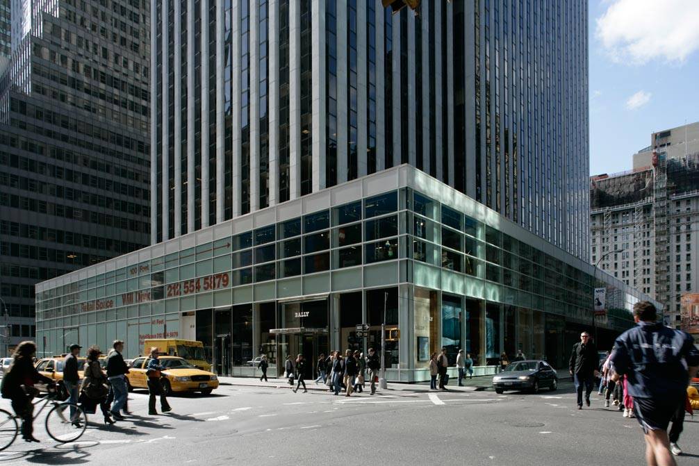 GM Building Podium | W&W Glass, LLC