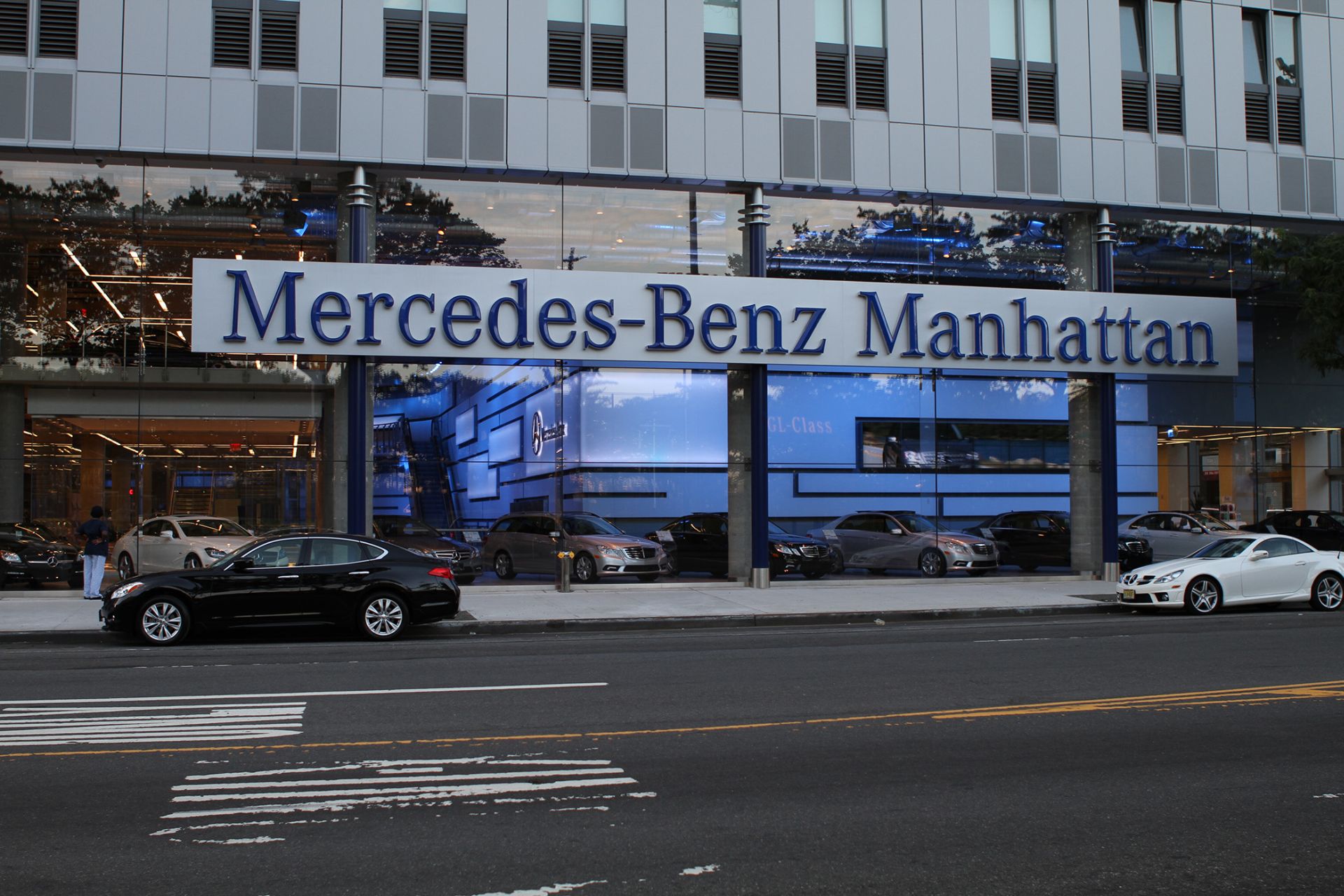Mercedes-Benz Dealership at Mercedes House | W&W Glass, LLC
