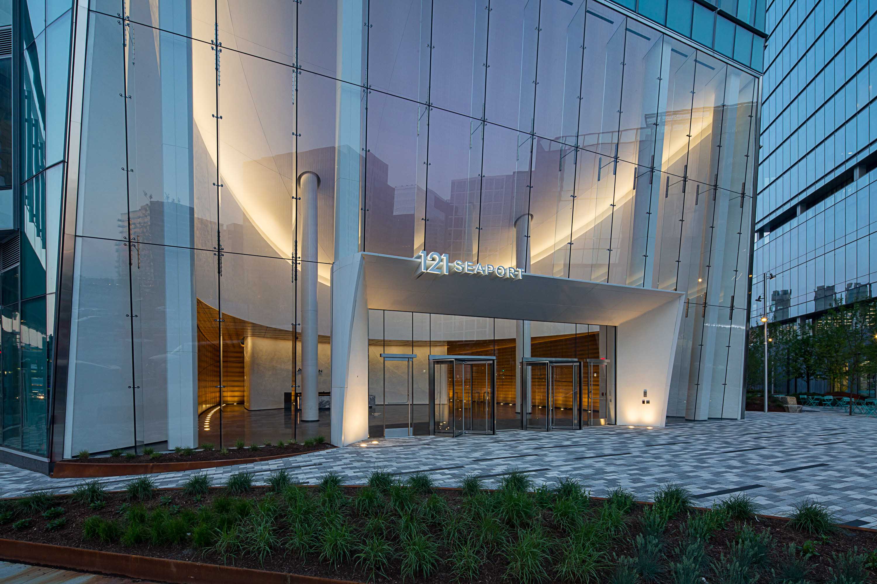 121 Seaport: W&W Glass Architectural Glass Project